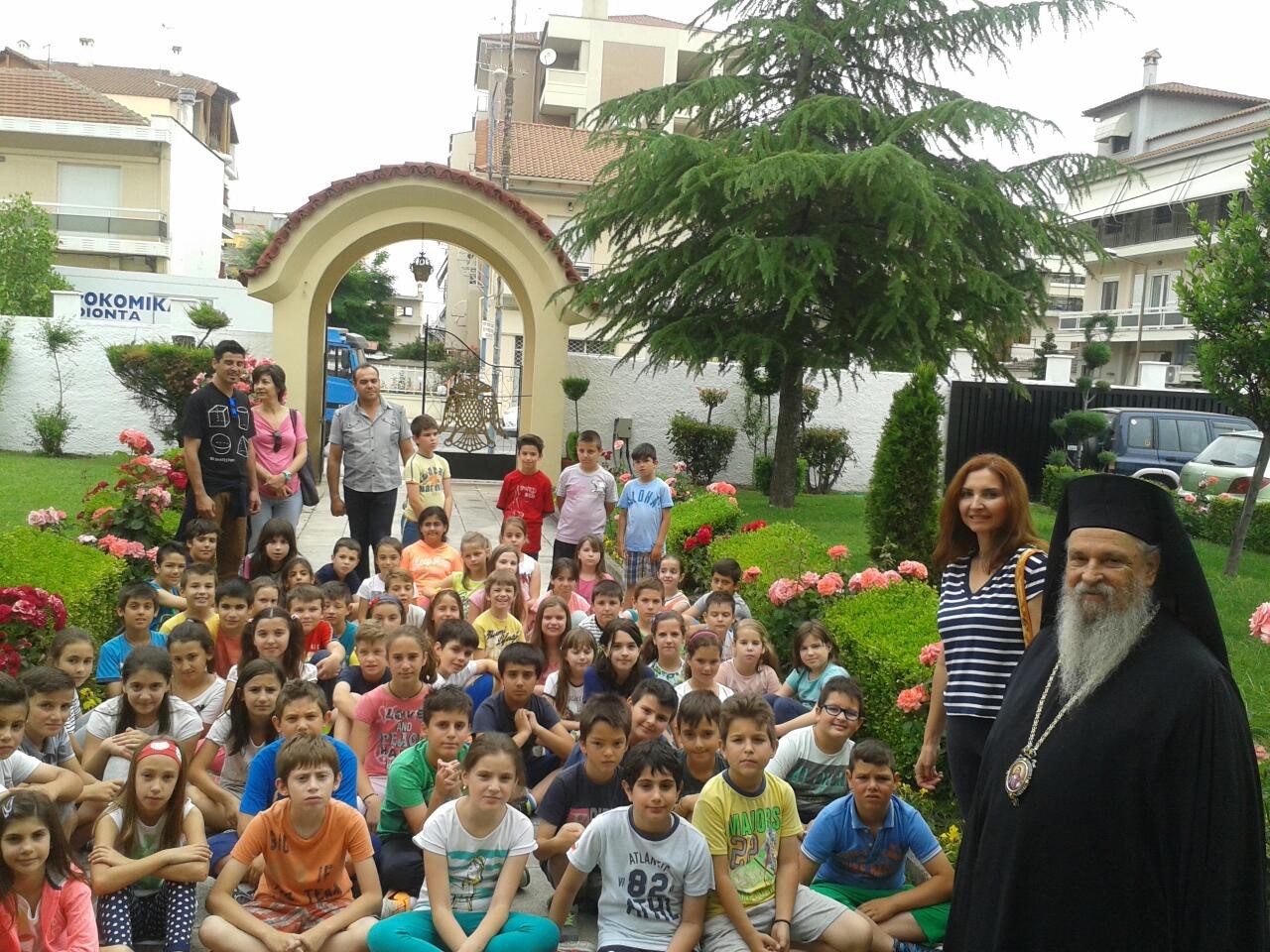 ΤΑ ΠΑΙΔΙΑ ΠΟΥ “ΥΙΟΘΕΤΗΣΑΝ” ΤΟ ΠΑΡΚΟ ΣΤΟΝ ΜΗΤΡΟΠΟΛΙΤΗ – Ι.Μ. Λαρίσης ...