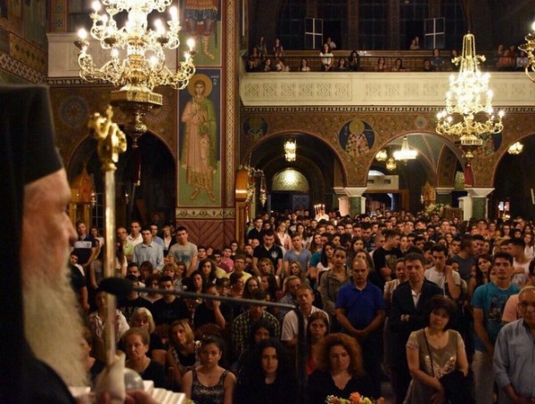 ΕΚΑΤΟΝΤΑΔΕΣ ΜΑΘΗΤΕΣ ΠΟΥ ΔΙΑΓΩΝΙΖΟΝΤΑΙ ΠΡΟΣΕΥΧΗΘΗΚΑΝ ΣΤΟΝ ΑΓΙΟ ΑΧΙΛΛΙΟ ...
