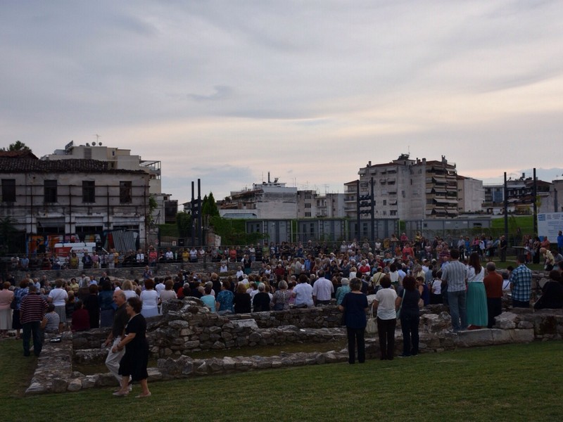 ΜΕΓΑΣ ΑΡΧΙΕΡΑΤΙΚΟΣ ΕΣΠΕΡΙΝΟΣ ΣΤΟΝ ΤΑΦΟ ΤΟΥ ΑΓΙΟΥ ΑΧΙΛΛΙΟΥ 7 – Ι.Μ ...