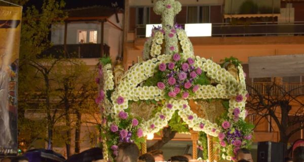 “Ω ΓΛΥΚΥ ΜΟΥ ΕΑΡ…” ΣΤΗΝ ΚΕΝΤΡΙΚΗ ΠΛΑΤΕΙΑ ΤΥΡΝΑΒΟΥ – Ι.Μ. Λαρίσης & Τυρνάβου