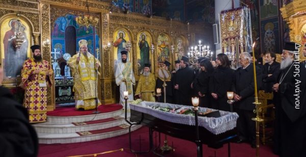 ΣΤΗΝ ΕΞΟΔΙΟ ΑΚΟΛΟΥΘΙΑ ΤΗΣ ΜΗΤΡΟΣ ΤΟΥ ΜΗΤΡΟΠΟΛΙΤΟΥ ΦΘΙΩΤΙΔΟΣ Ο κ ...