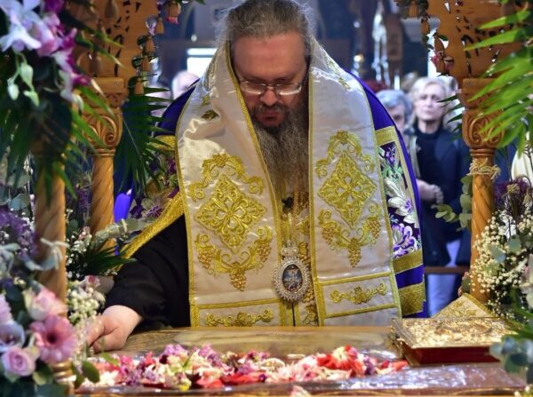 Η Αποκαθήλωση στον Ιερό Μητροπολιτικό Ναό Αγίου Αχιλλίου – Ι.Μ. Λαρίσης ...